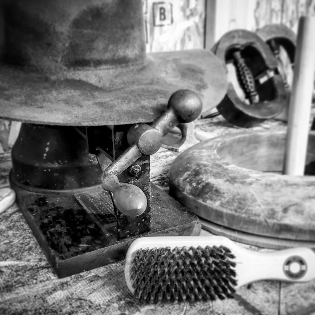 Steamboat Hatter - Custom, handmade western hats. Hat restorations